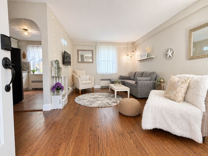 25 Min To Nyc | Walk To Train | Easy Parking - Yonkers, NY