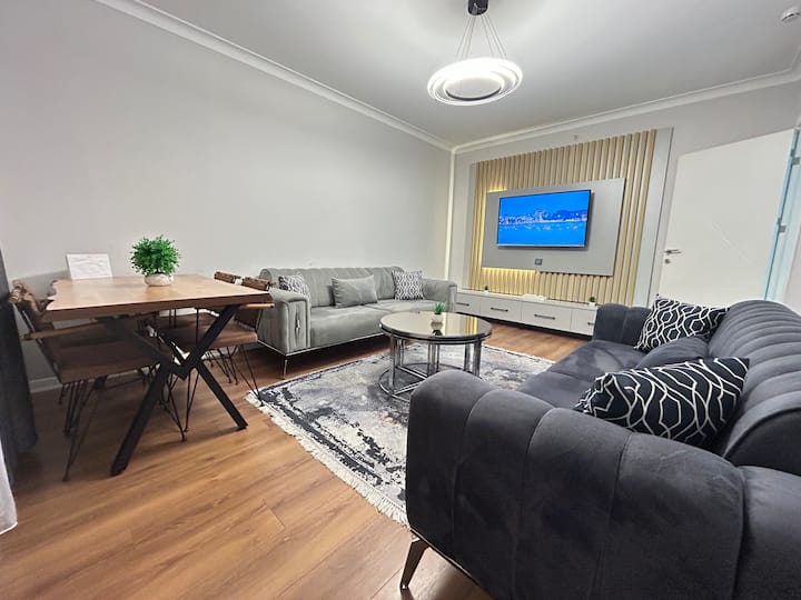 Close To ŞIşli Florence Nightingale, With Parking - Şişli