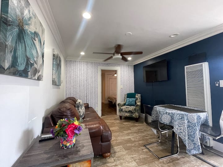 Centra La Cozy Guesthouse At Peaceful Neighborhood - La Habra, CA