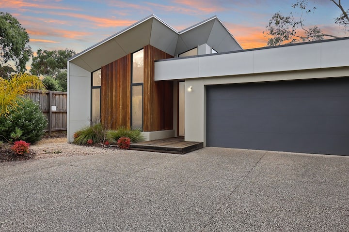 Madeley Family Getaway- Sleeping 8, Central, A/c - Ocean Grove