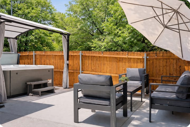 Stockyards Downtown Fw Dickies Arena Tcu Sleeps 16 - Fort Worth, TX