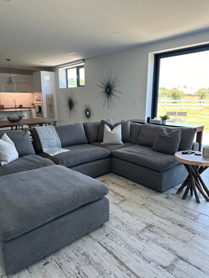 Modern Farmstead Retreat - カナダ ハミルトン