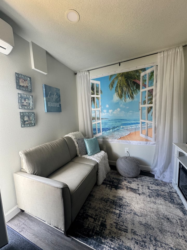 Centrally Located Private Studio - Ocoee, FL