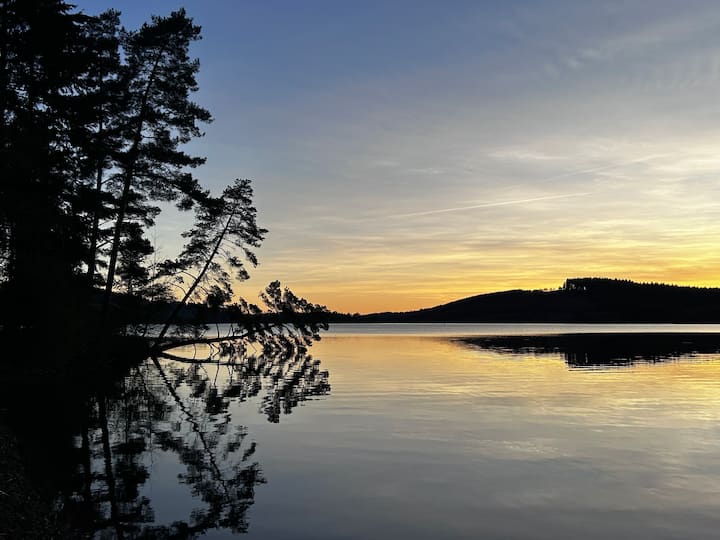 Gîte Avec Wifi - 100 Mètres Du Lac De Vassivière - Lac de Vassivière
