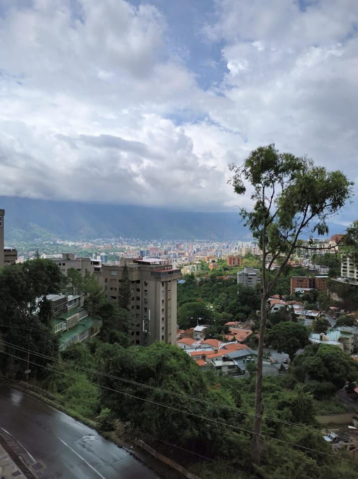 Cerca De La Embajada Americana De Lujo - Caracas