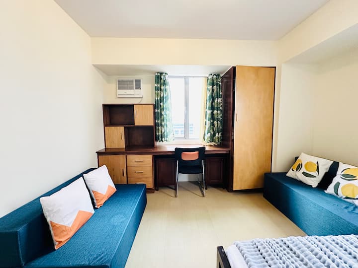 It Park 2 Br Flat Across Sugbu Mercado W/ Pool - Cebu City
