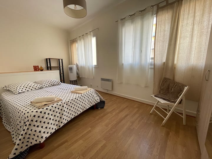 Appartement 4 à 6 Personnes Port De Nice - Èze