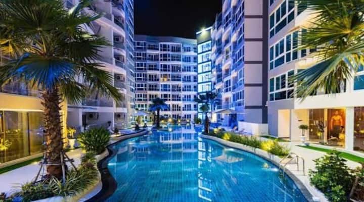 Grand Avenue Pattaya - 2 Br - 2 Baths, Pool View - Pattaja