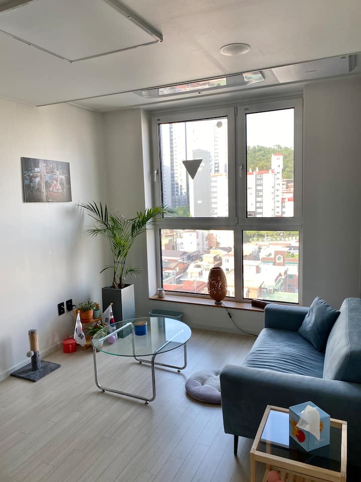 Cozy Room In Modern Apartment - South Korea
