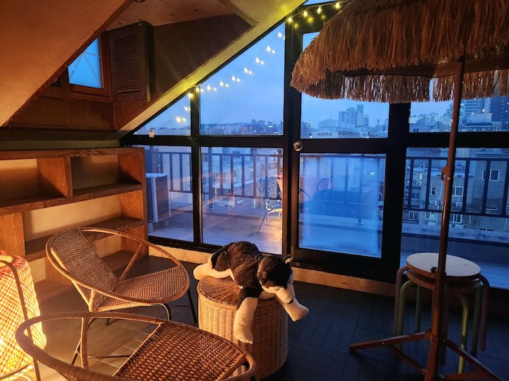 더블 3/싱글침대 3개/총 8명가능/11월 평일 할인, 늦가을 따뜻한 실내 힐링 - Busan