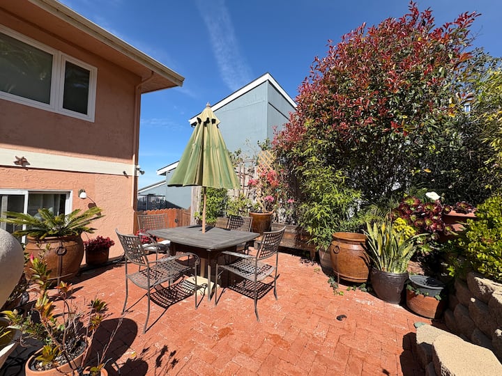 Sleep In The Coastal Views- Morro Bay Apartment - Morro Bay, CA