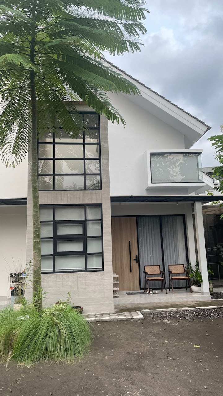 Madani Twinhouse 2br + - Central Java