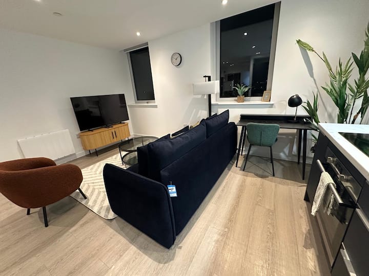 Sleek & Stylish Apartment In The Best Area - Croydon