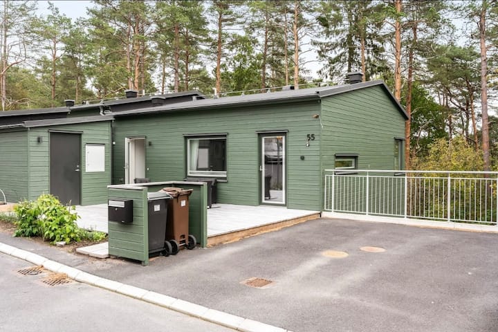 Workers Home | Near Volvo | Fri Parkering | - イェーテボリ