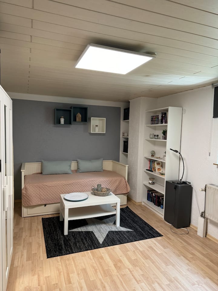 Souterrain Wohnung / Apartment - Cologne