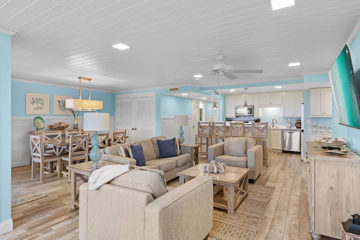 3br/3ba Beautiful Beach Condo Water/sunset View - Destin, FL