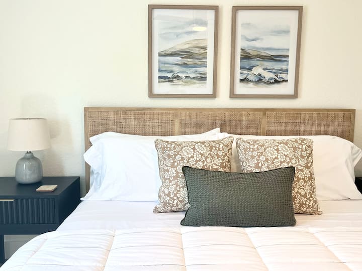 Semi-oceanfront | King Bed | Central Location (A2) - Kill Devil Hills, NC