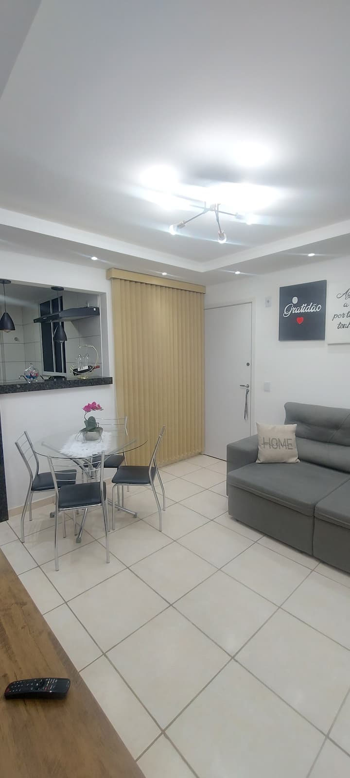 Quarto Privativo Em Apartamento Compartilhado - Montes Claros