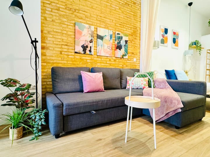 Relaxing Beachside Cabanyal Loft - Valencia