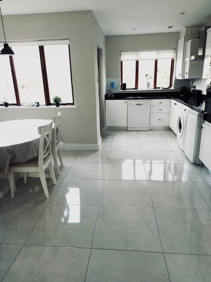 Newly Renovated Cosy Home! - Dublin, Ireland