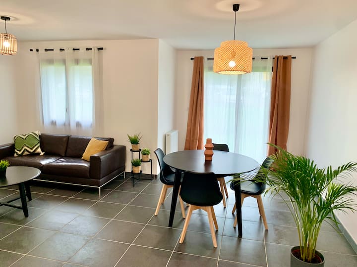 Chambre Dans Une Villa Neuve - Crolles
