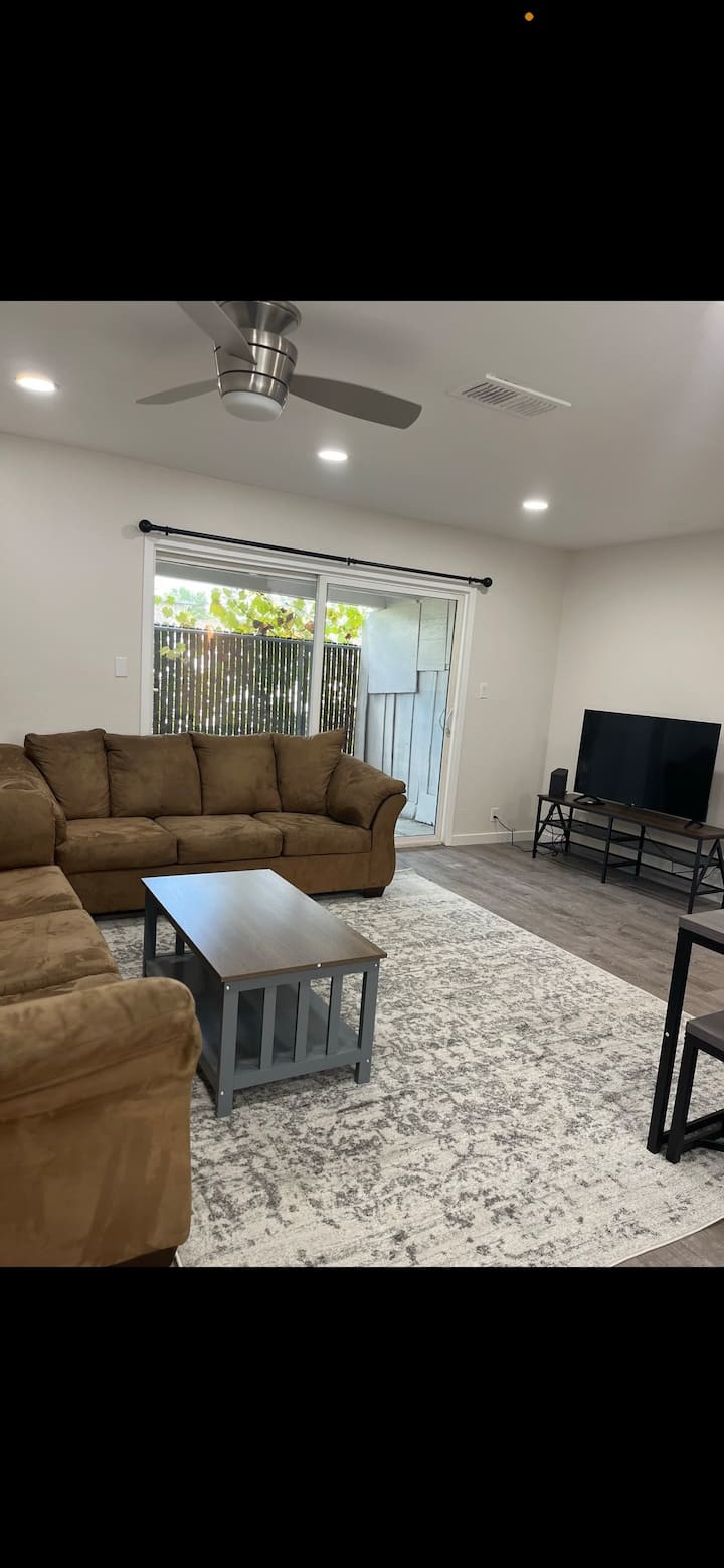 Quiet 2 Bedroom Home! - Concord, CA