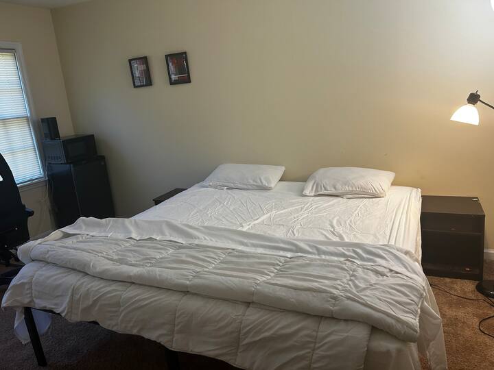 Private Bedroom W/ Attached Bath - Alpharetta, GA