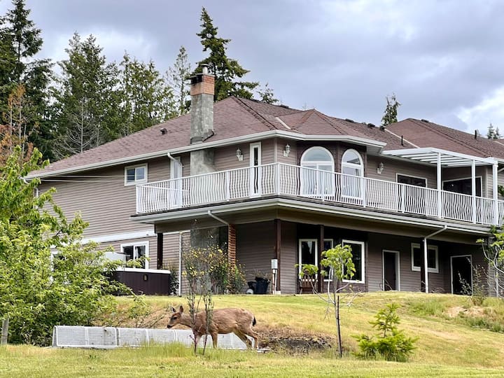 Private Estate Large Villa In Half Moon Bay - Sechelt