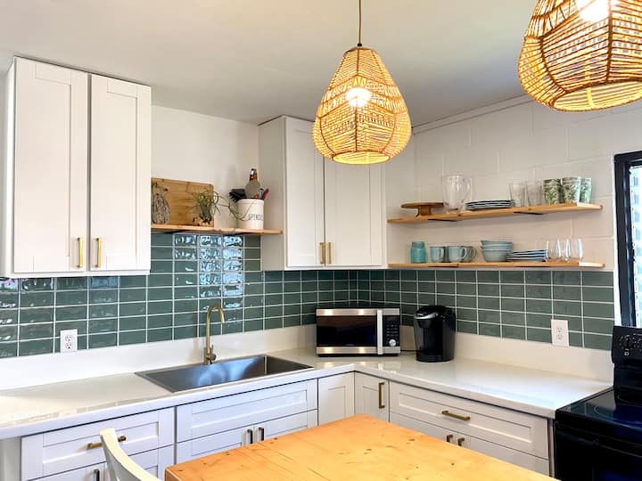 Kailua Beach Oasis 3 Bed/2 Bath Walk To Beach! - Kailua, HI