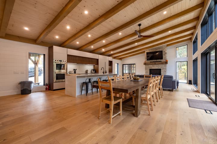 Luxury Lakefront Retreat On Pristine Percy Lake - Algonquin Provincial Park