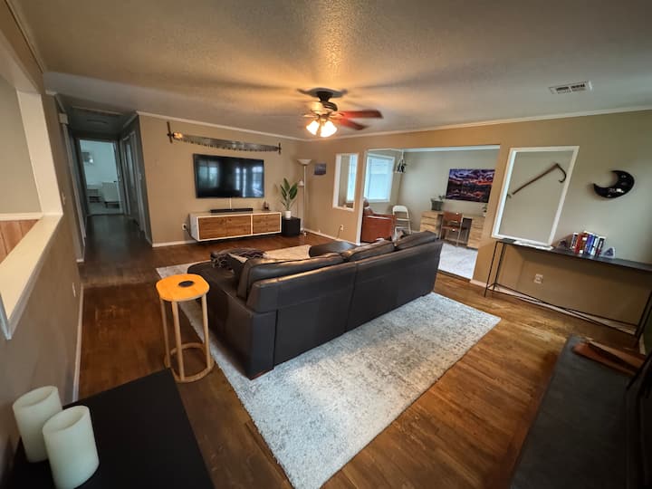 Diamond Peak Retreat - Oakridge, OR