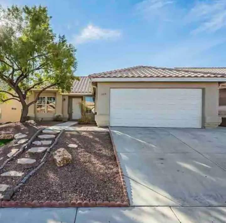 Savvy 1 Bedroom With Plunge Pool - North Las Vegas, NV