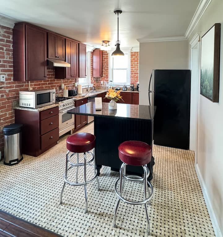 Cozy Downtown Studio | Walk To Everything - Billings, MT