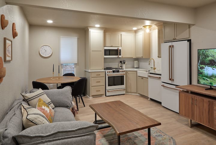 Lilac Cottage - Hallmark-Camelot - Fort Worth