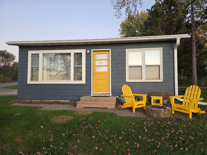 Lakeview Cabin, Perfect Sunsets! - Cambria, WI