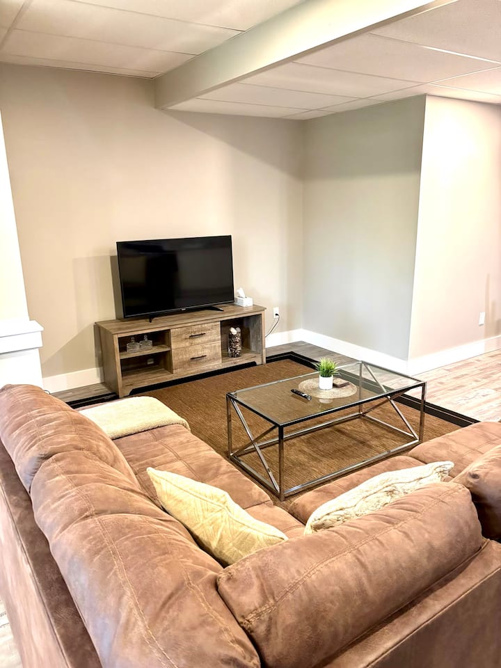 Sunset Airbnb - Fort St. John