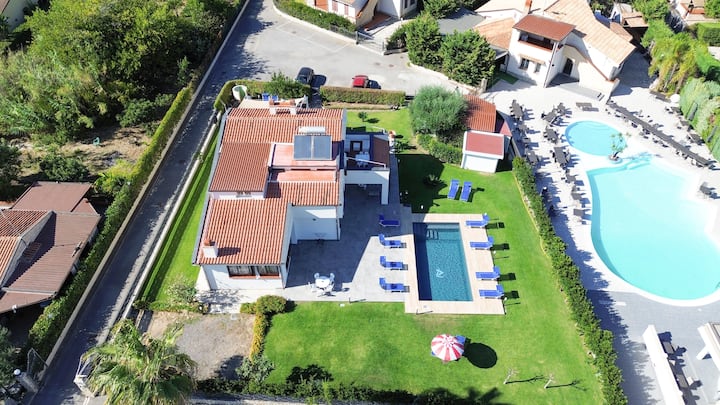 Independent Villa Arvilla With Private Pool - Italien