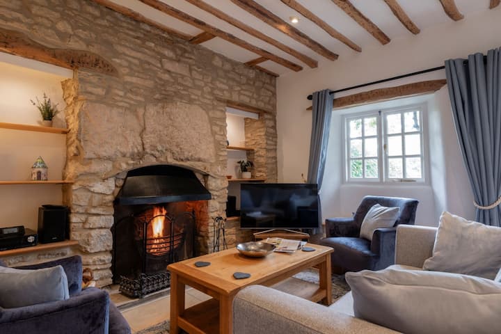Charming Dog Friendly - Lilac Cottage - Stow-on-the-Wold