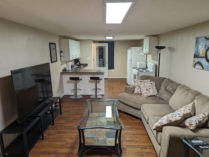 Spacious One Bedroom Suite - Regina