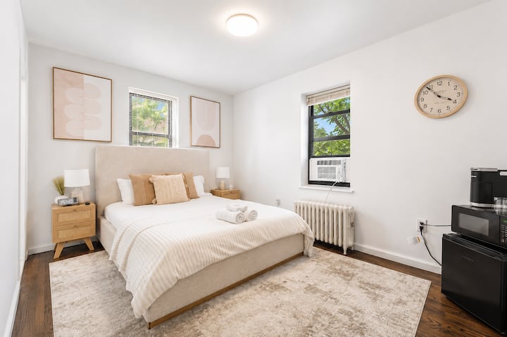 Stylish & Central Bay Ridge Studio Living - Brooklyn, NY