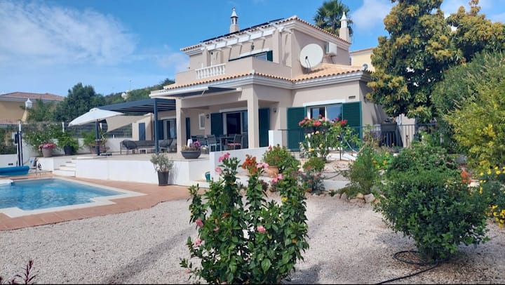 Beautiful 4 Bed Villa With Pool, Sleeps 10 - Vilamoura