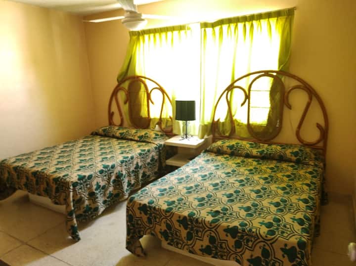 Habitación Económica Cerca De Playa Condesa - Acapulco