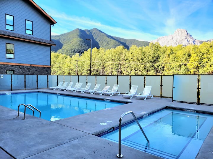 Luxury Condo W/heated Pool | Near Canmore & Banff - Nakiska Ski Area, AB
