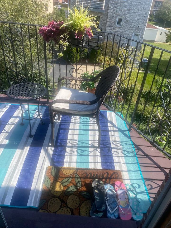 Deluxe, Clean Apartment - Des Plaines, IL