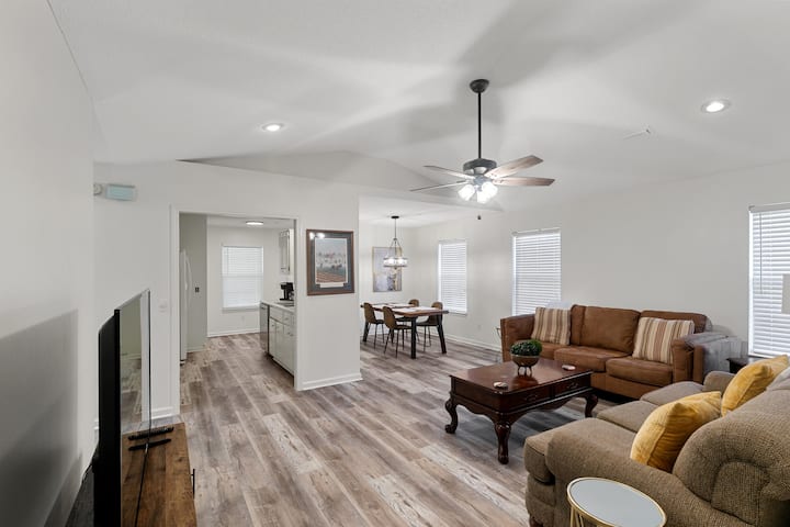 Newly Renovated Cozy Spyglass Hideaway 3 Br 2 Bath - Dothan, AL
