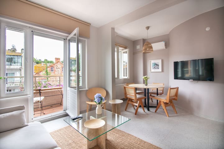 Bright 2br Island Charm & Balcony In Buyukada - Adalar