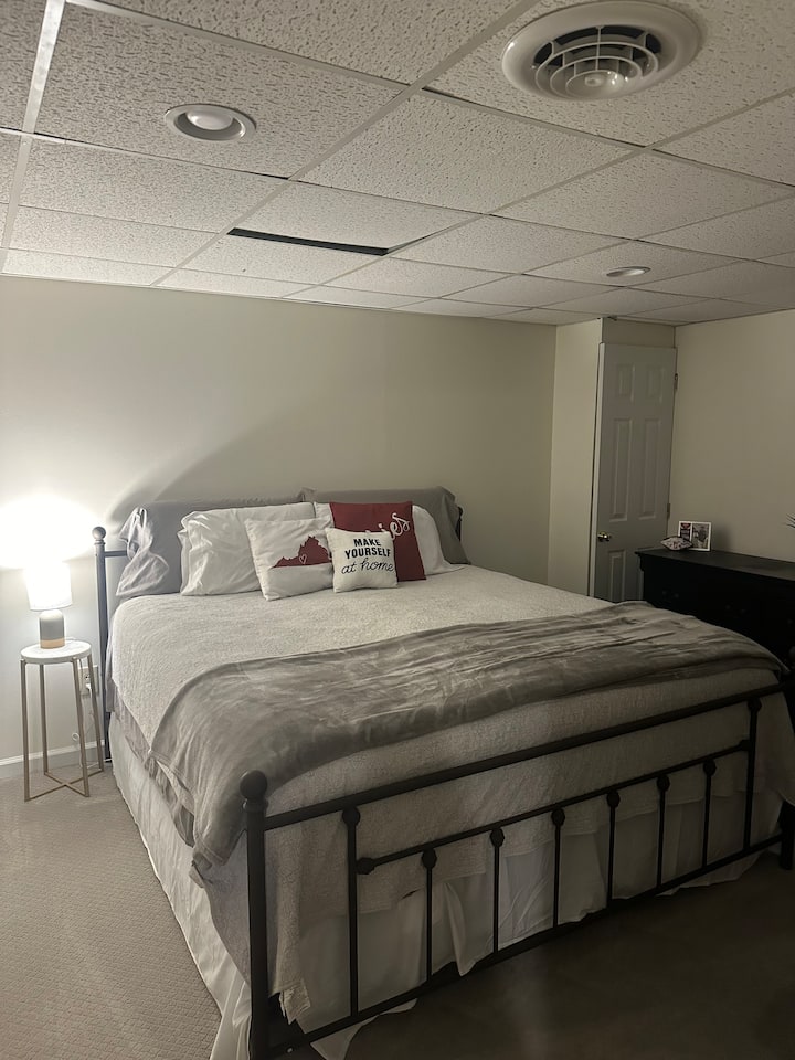 Hotel Henderson - Blacksburg, VA