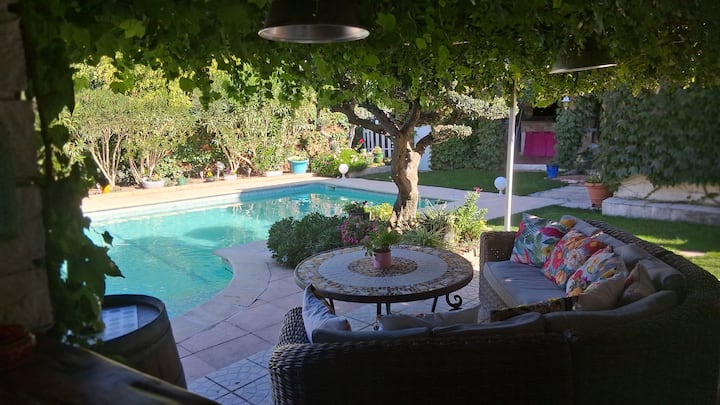 Studio Detente Au Calme, Piscine , Jacuzzi. - Aix-en-Provence