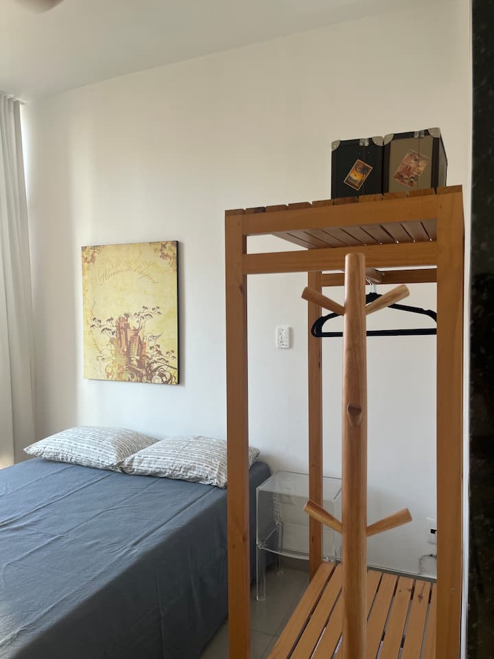Bright, Well Located And Newly Renovated Studio! - 벨루오리존치