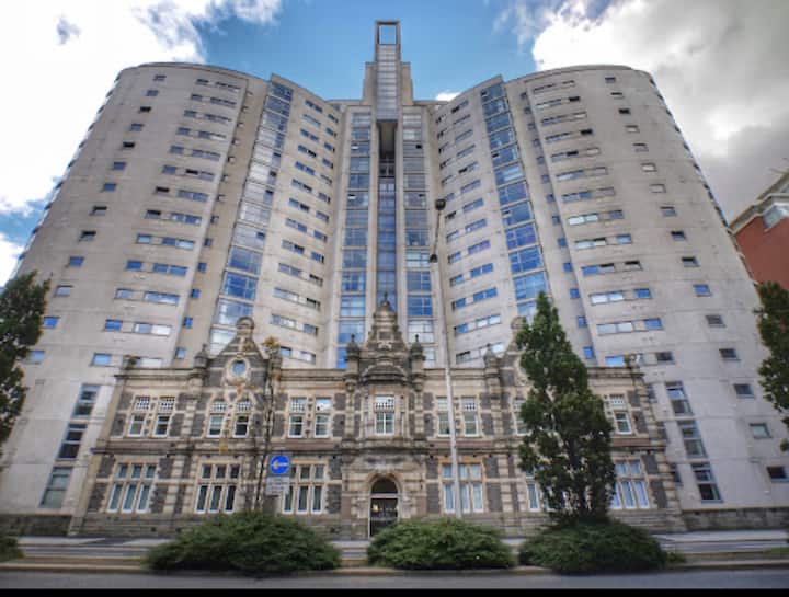 Altolusso Luxury 2 Bedroom Flat - 카디프